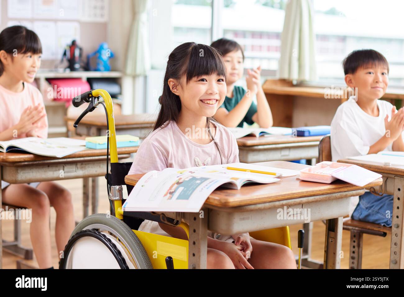 Japanese Kids In Classroom Stock Photo - Alamy