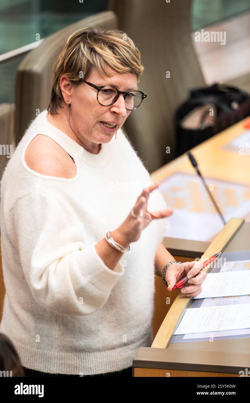 Minister Caroline Gennez Vooruit at the Flemish parliament plenary ...