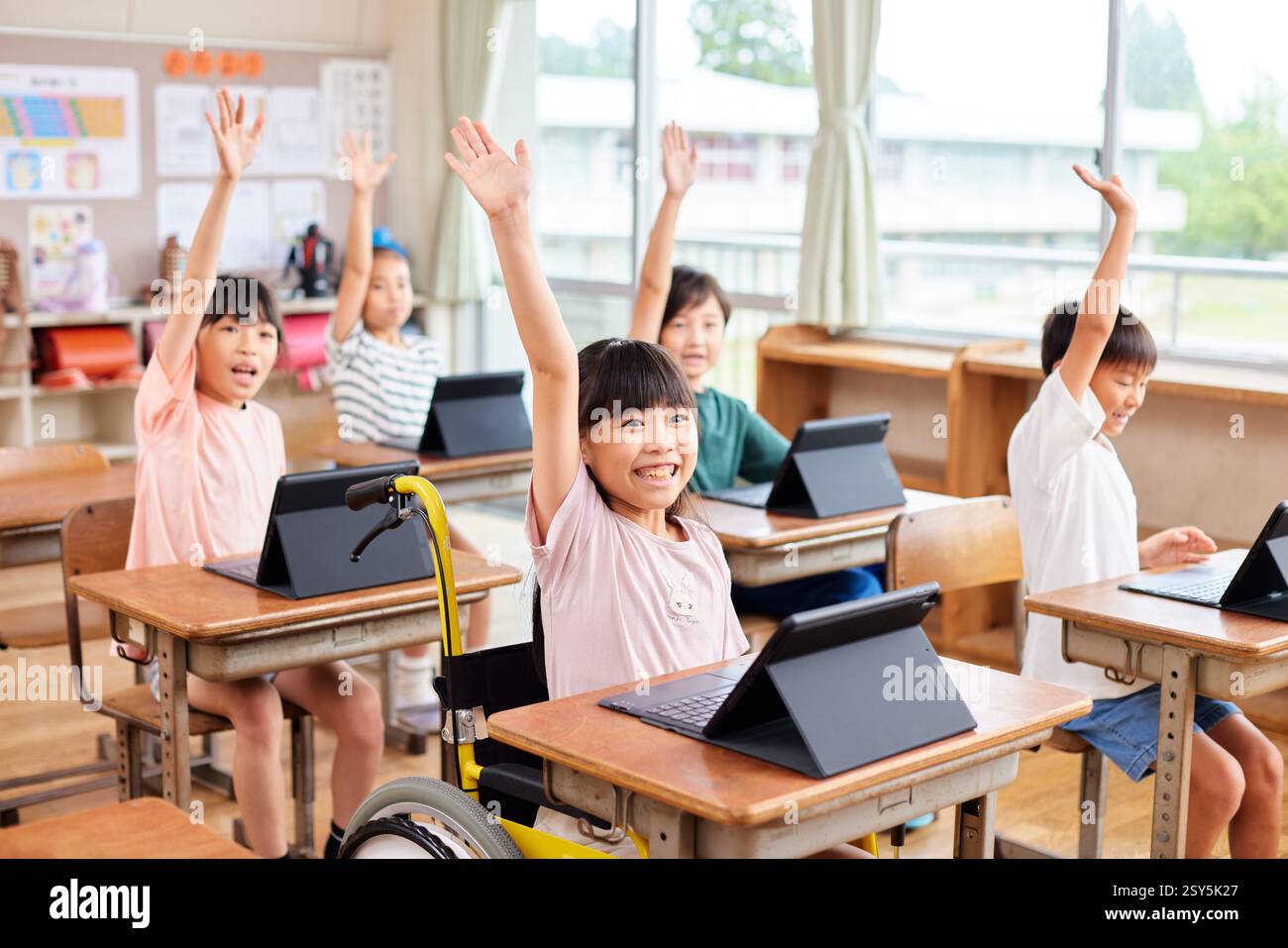 Japanese Kids In Classroom Stock Photo - Alamy