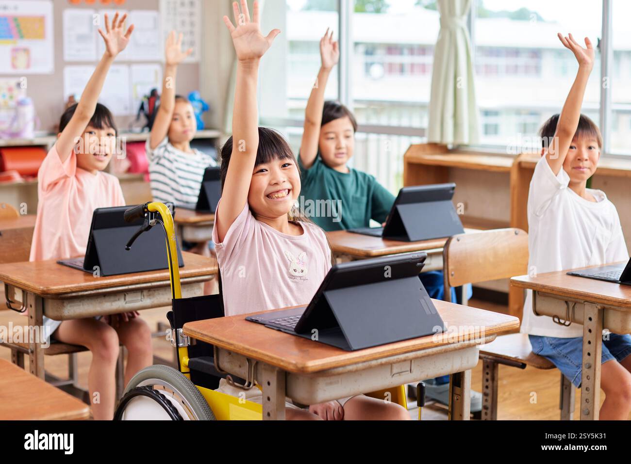 Japanese Kids In Classroom Stock Photo - Alamy