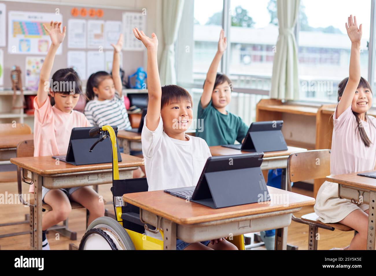 Japanese Kids In Classroom Stock Photo - Alamy