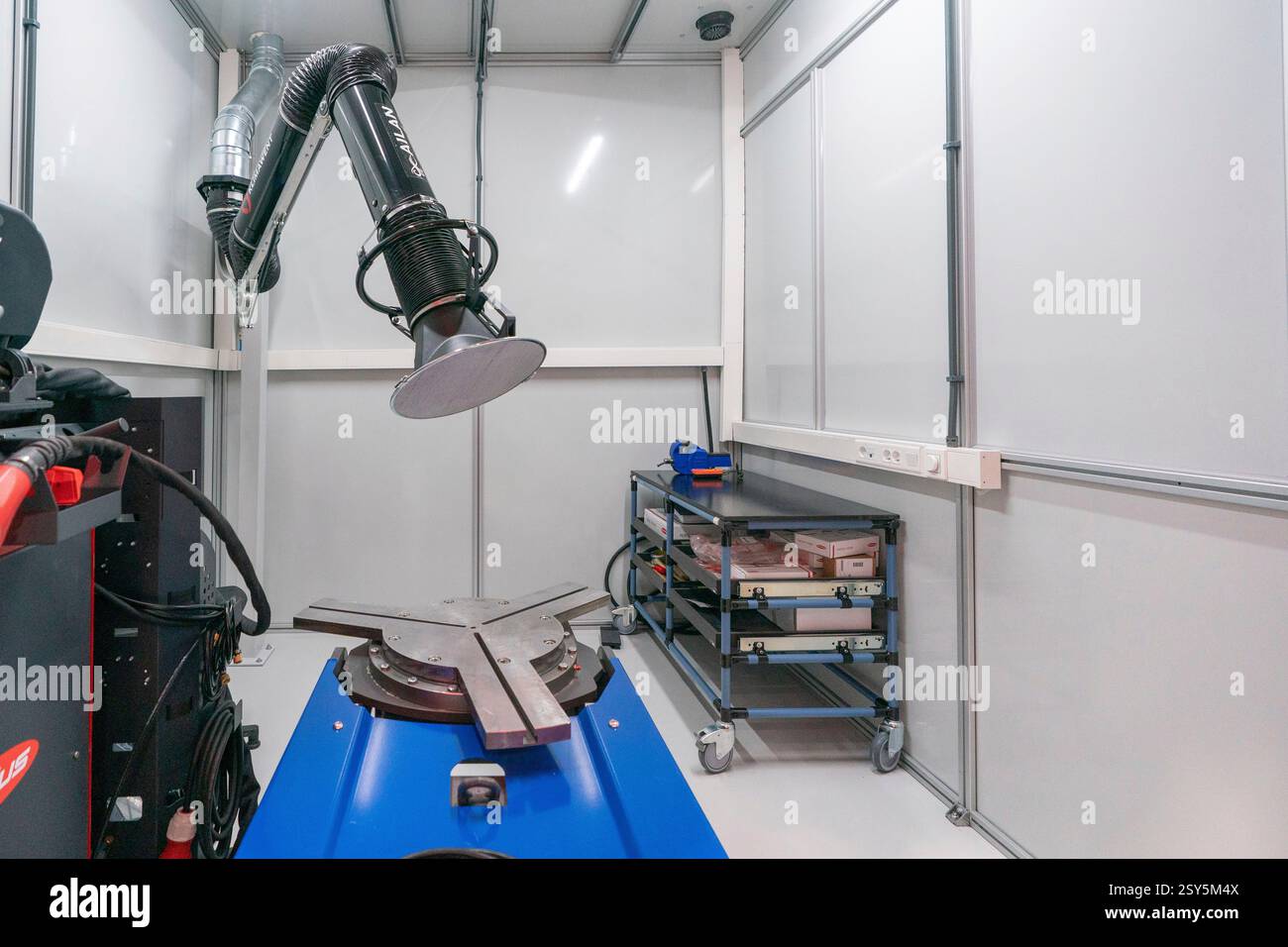 An area of ITP Aero's advanced aerospace manufacturing center (ADMIRE ...