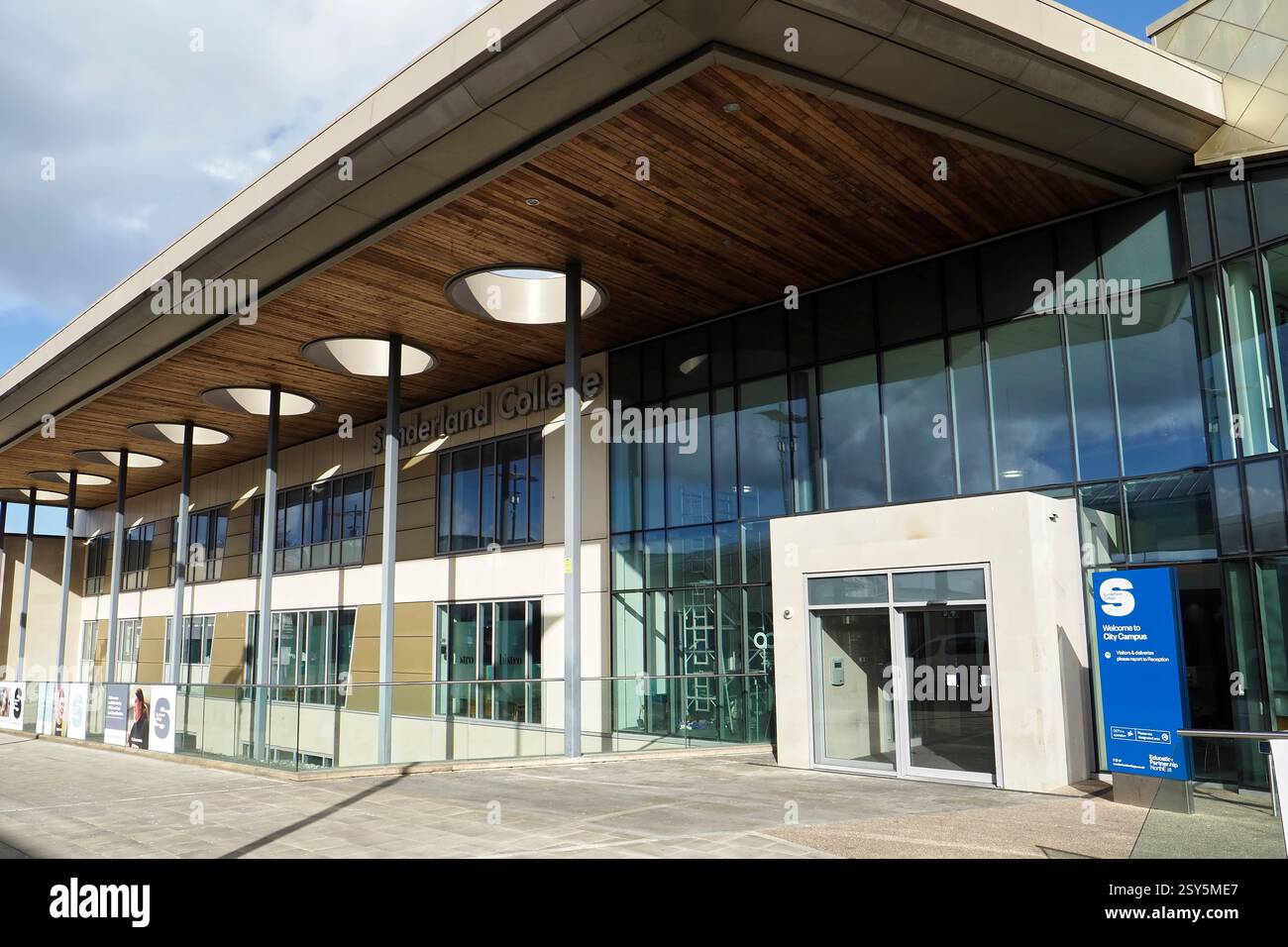 City of sunderland college hi-res stock photography and images - Alamy