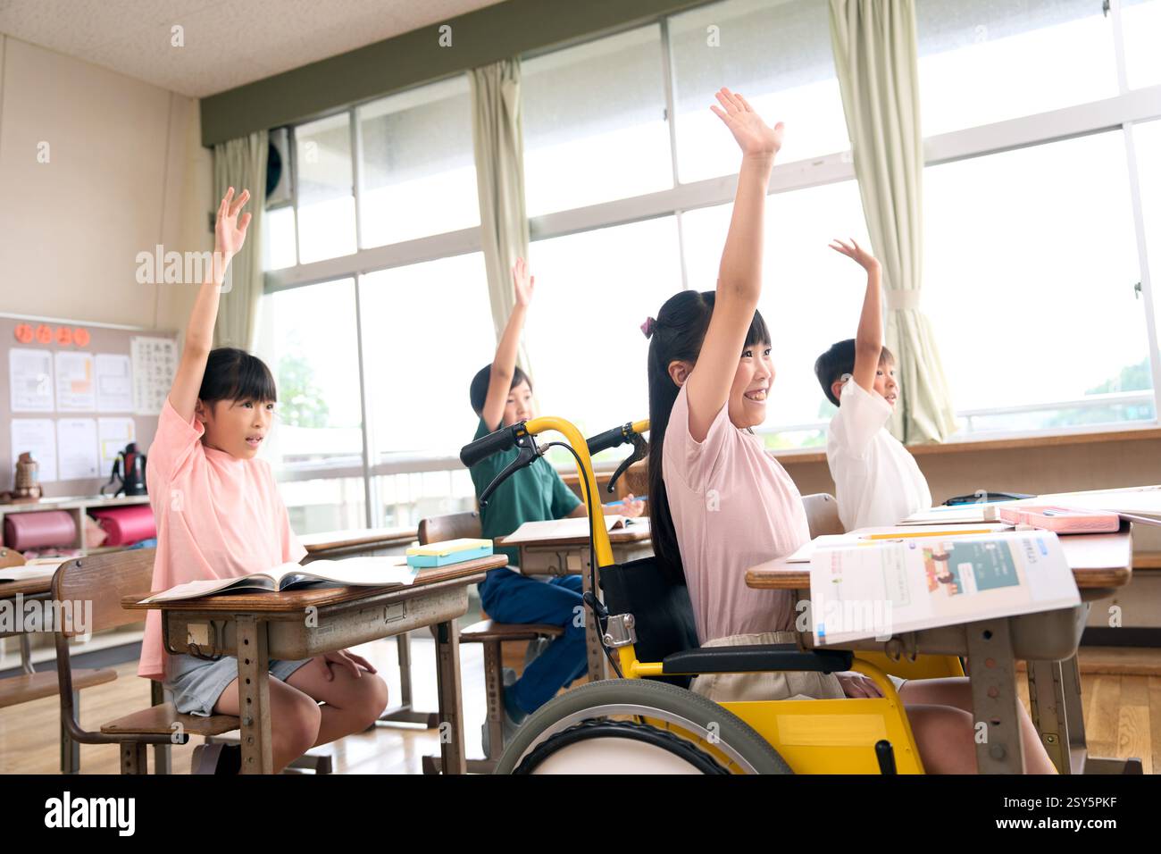 Japanese Kids In Classroom Stock Photo - Alamy