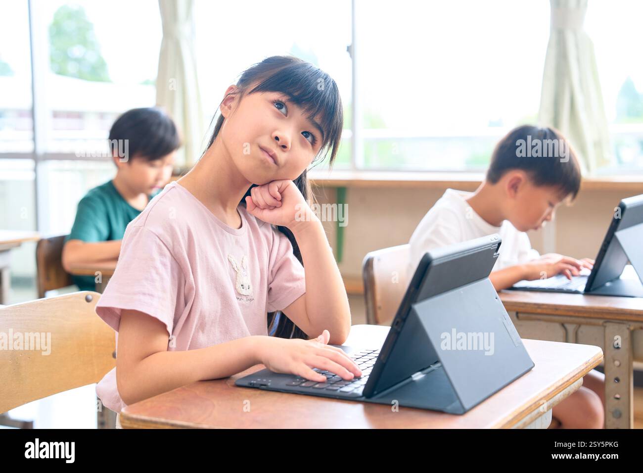 Japanese Kids In Classroom Stock Photo - Alamy