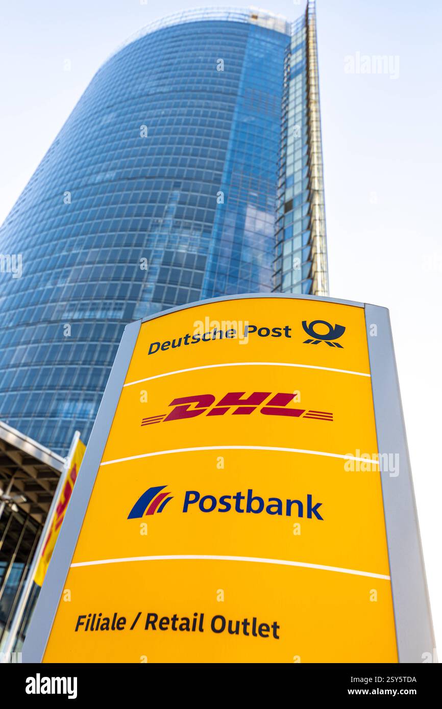 Konzernzentrale der Deutsche Post AG DHL Group in Bonn, Hauptsitz der ...