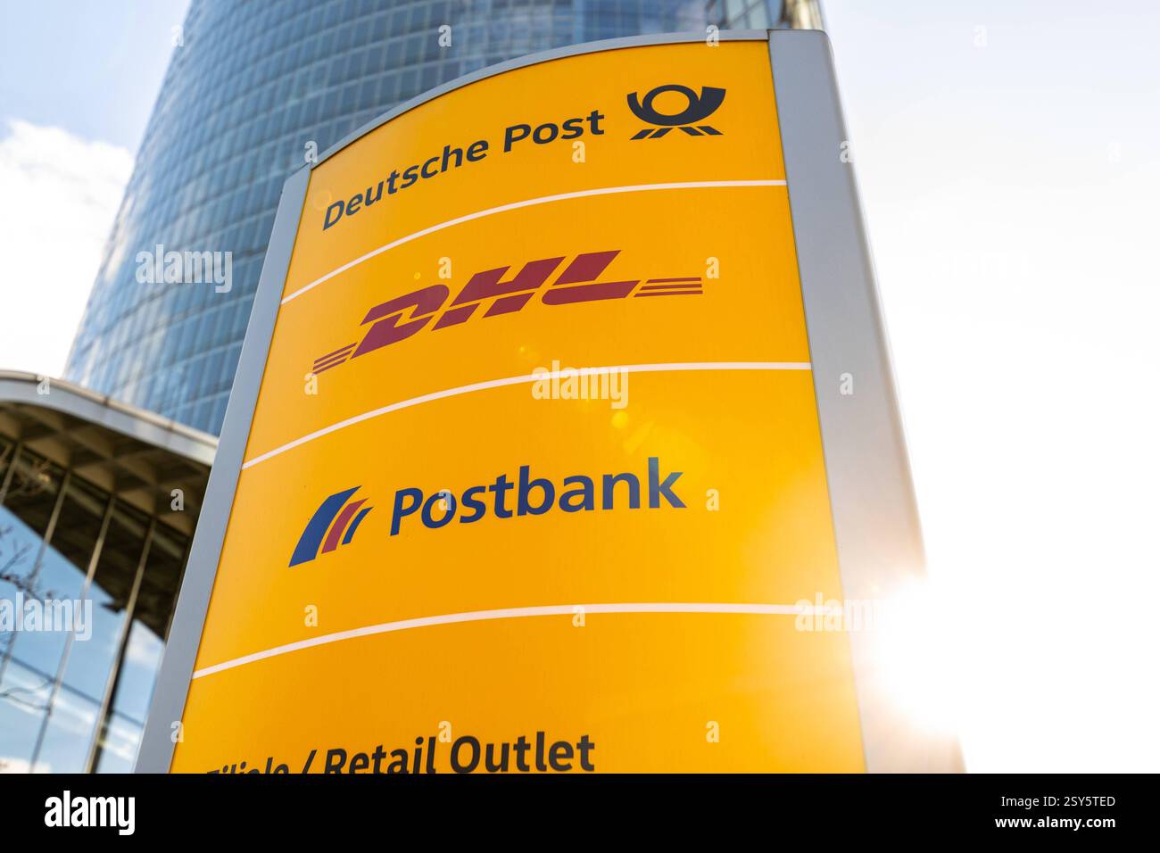 Konzernzentrale der Deutsche Post AG DHL Group in Bonn, Hauptsitz der ...