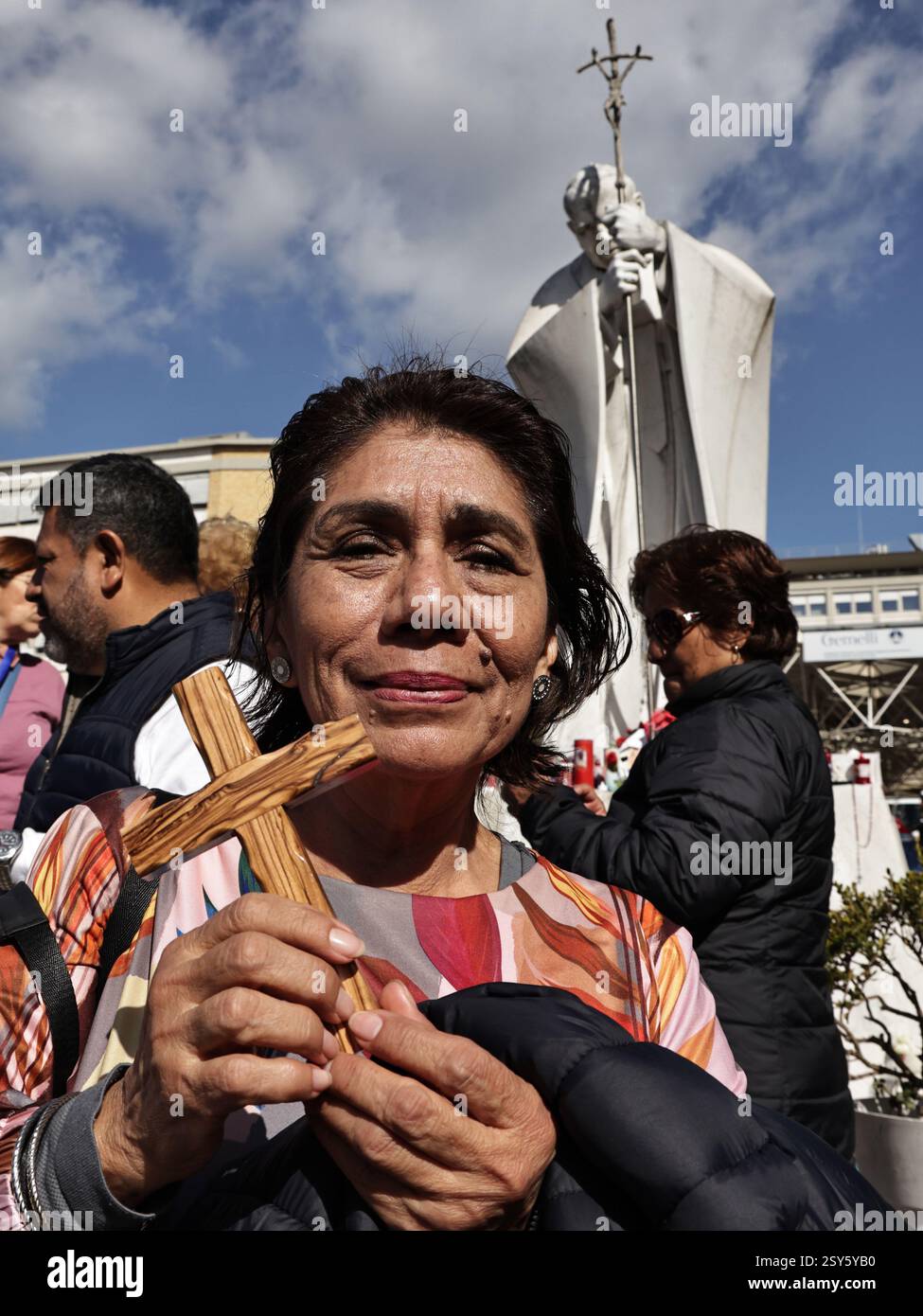 February 27, 2025 - Rome, Italy. Pilgrims from Mexico pray and sing ...