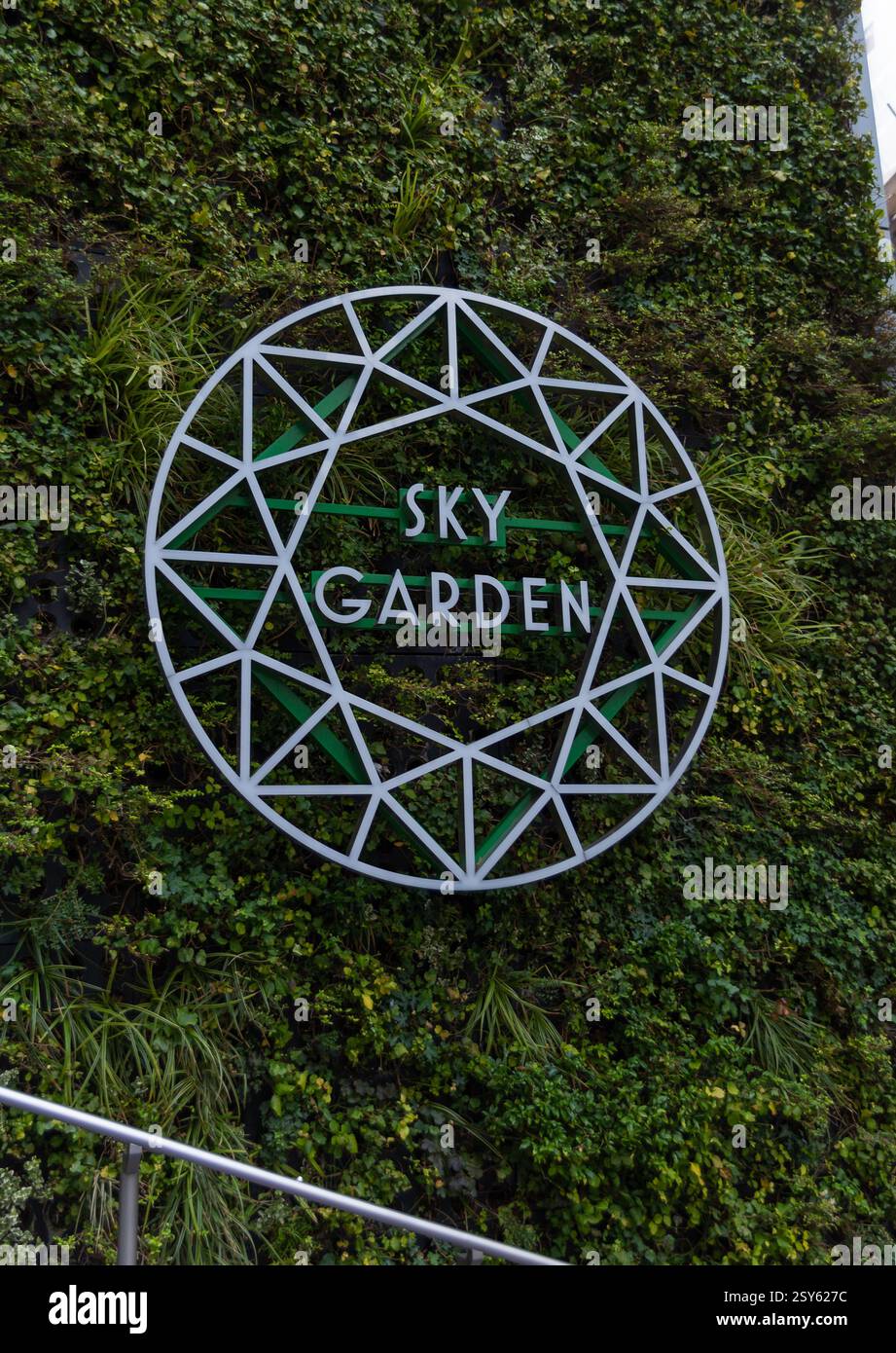 Green wall london gherkin hi-res stock photography and images - Alamy