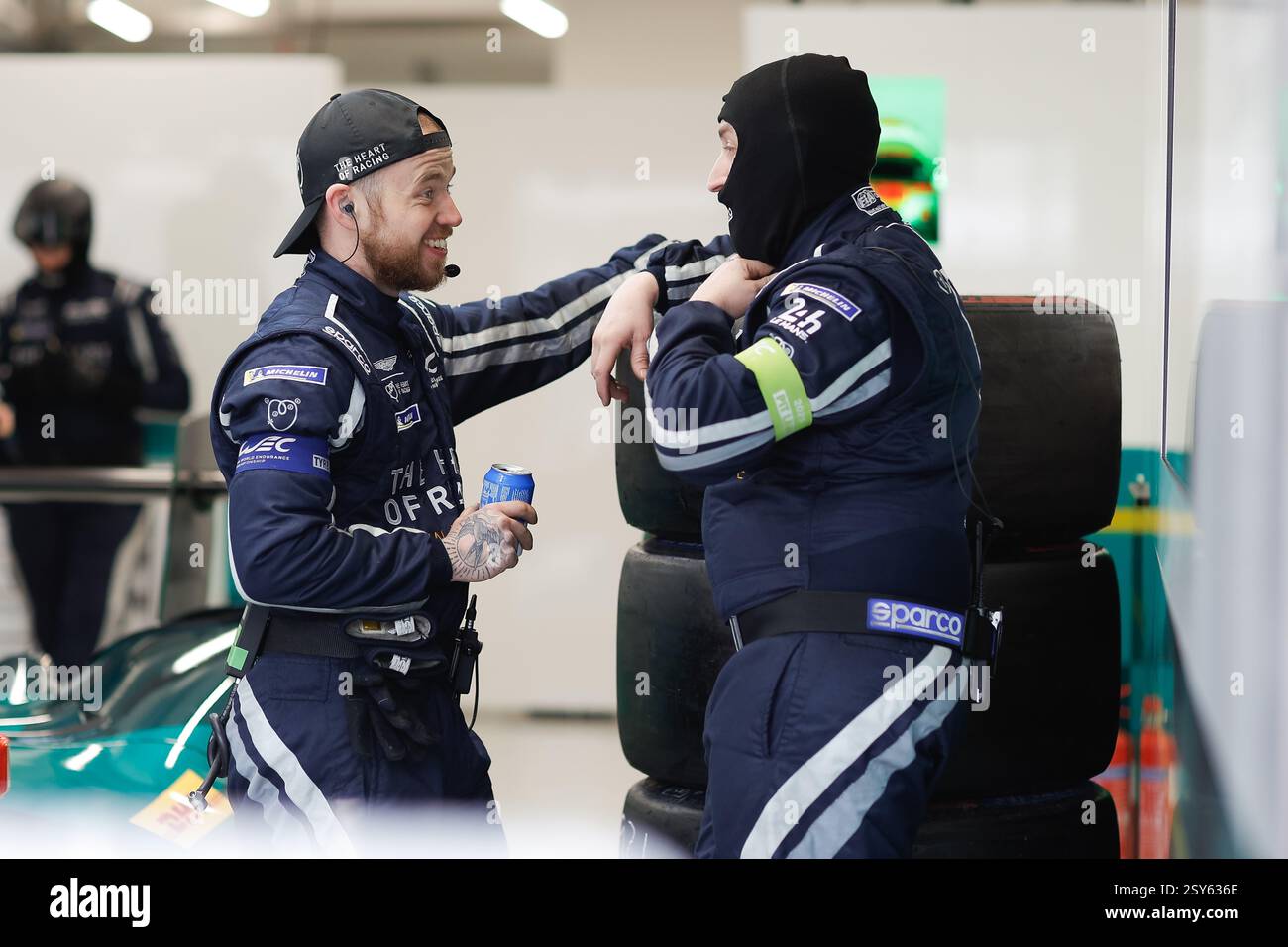 mechanic, mecanicien, Aston Martin THOR Team, Aston Martin Valkyrie ...