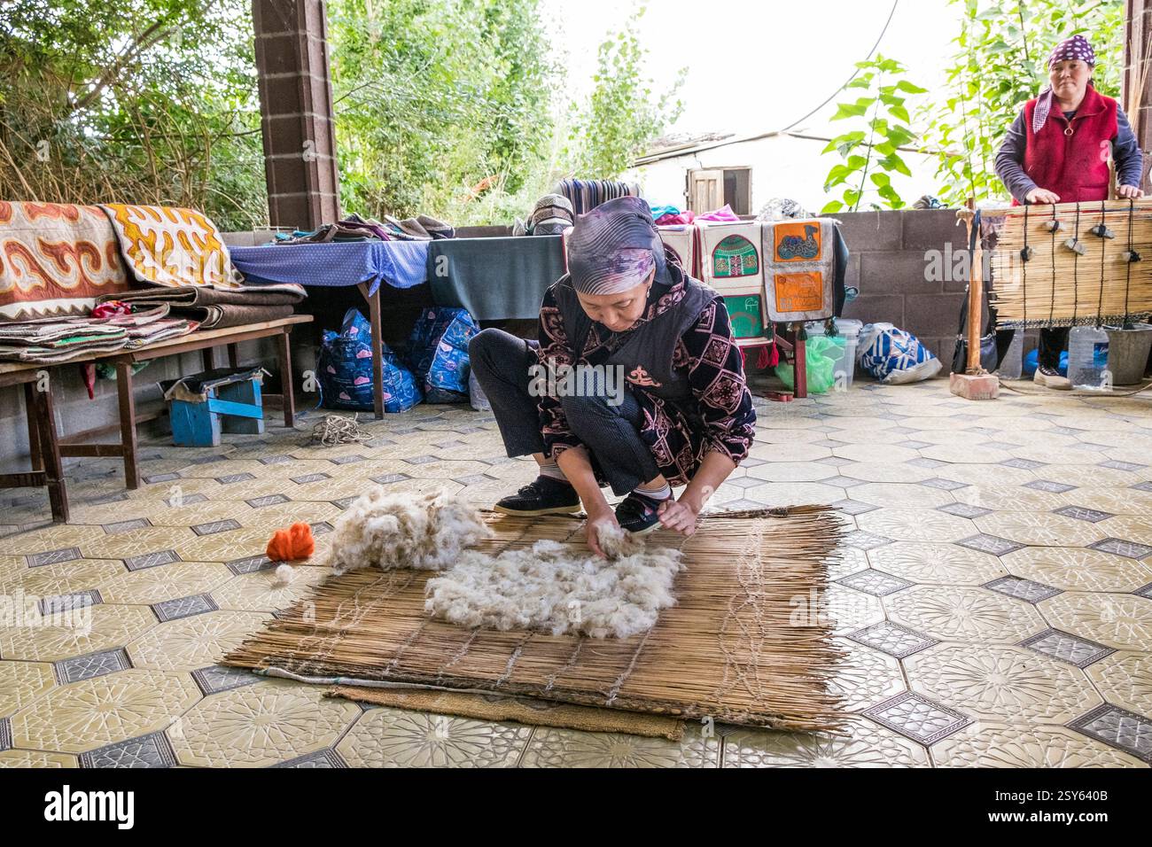 Kyrgyzstan. Kochkor. handcrafted wool processing Stock Photo - Alamy