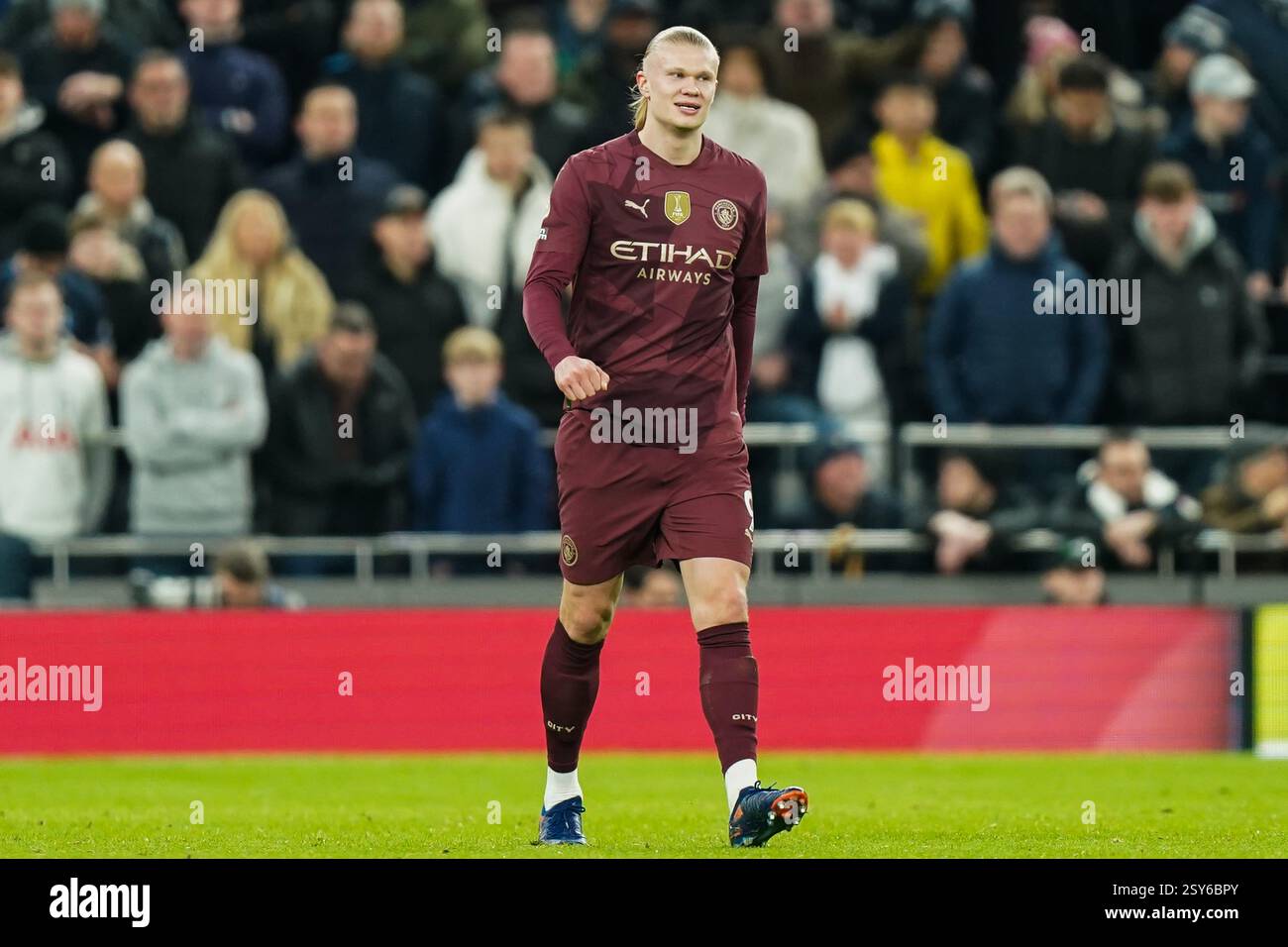 London, UK. 26th Feb, 2025. Erling Håland of Manchester City during the ...