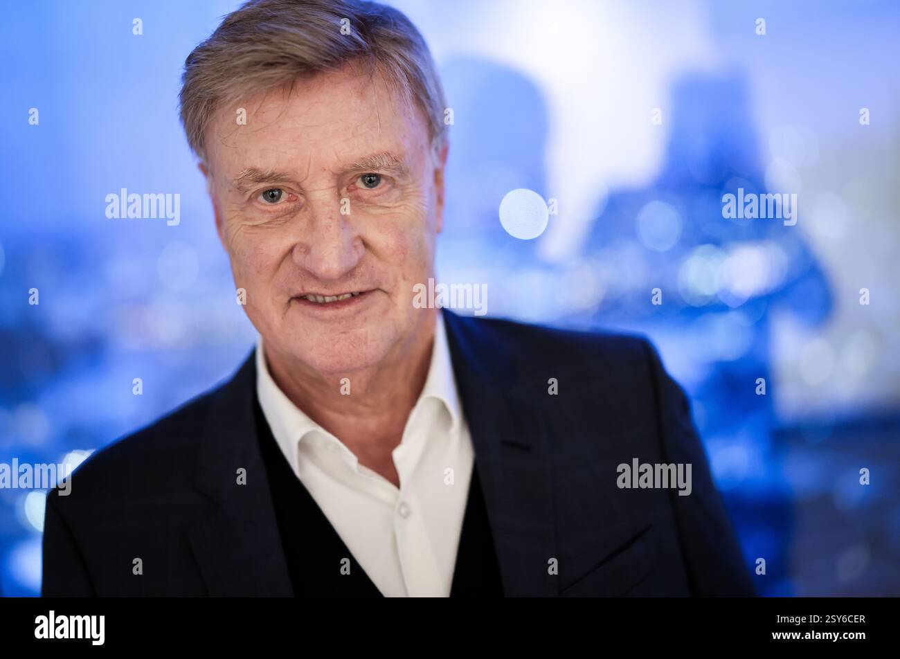 Hamburg, Germany. 25th Feb, 2025. Ole von Beust (CDU), former First ...