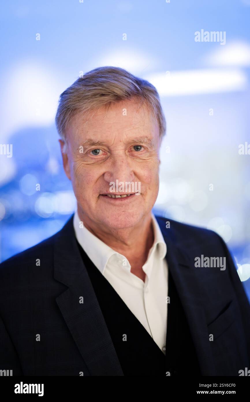 Hamburg, Germany. 25th Feb, 2025. Ole von Beust (CDU), former First ...