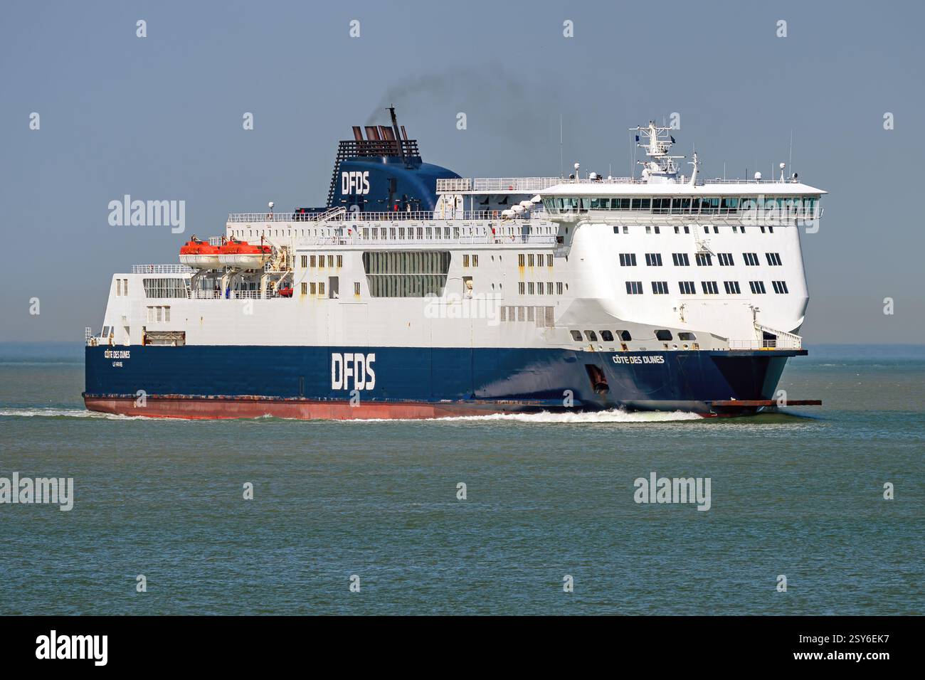 The cross-Channel ferry Cote des Dunes, operated by DFDS between Dover ...