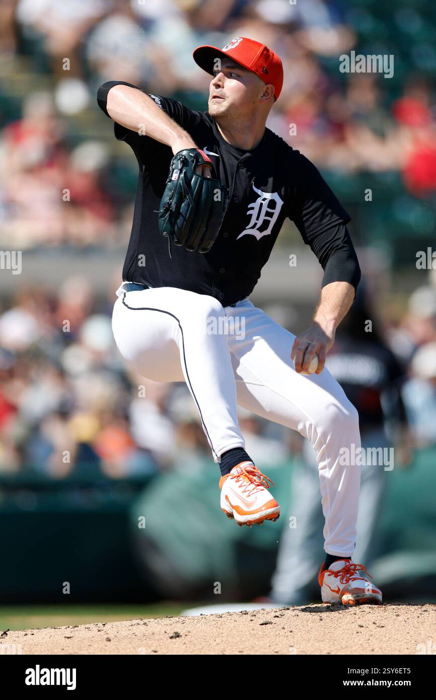 Lakeland FL USA; Detroit Tigers pitcher Tarik Skubal (29) delivers a ...