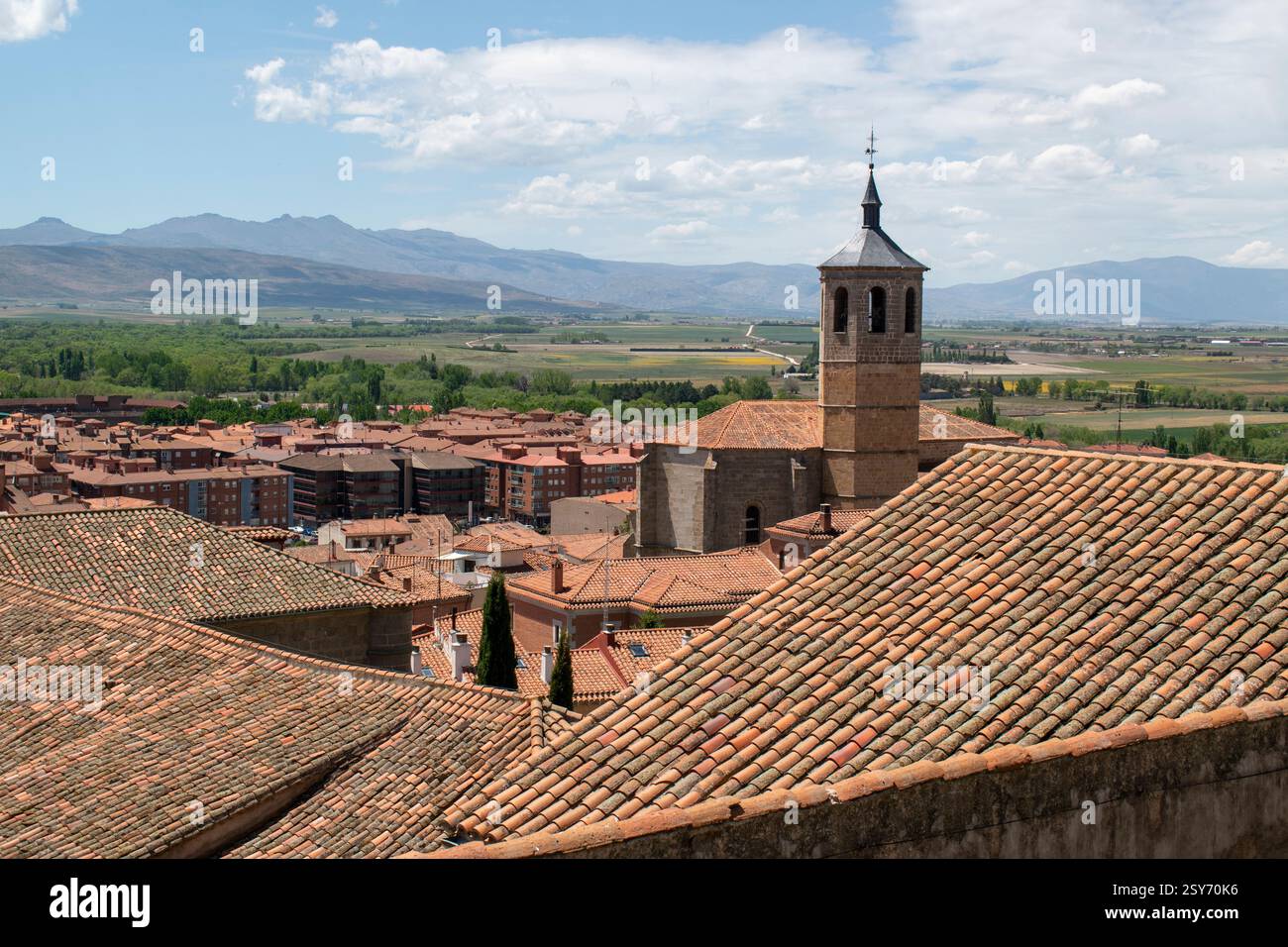 Terracotta Tides: Ávila's Rooftops and Distant Peaks Stock Photo - Alamy