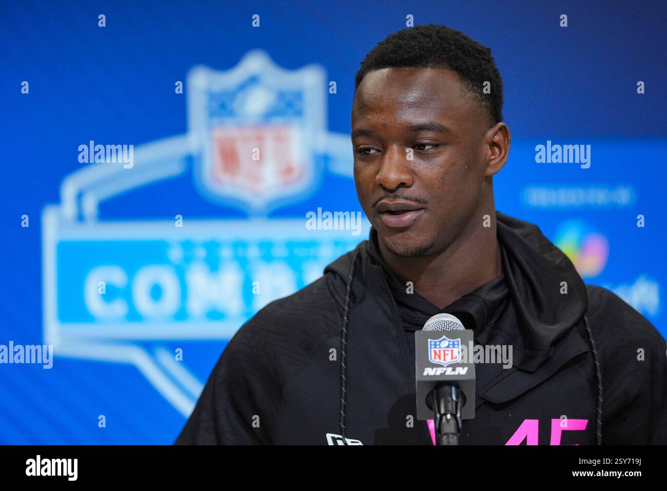 Texas defensive back Andrew Mukuba speaks during a press conference at ...