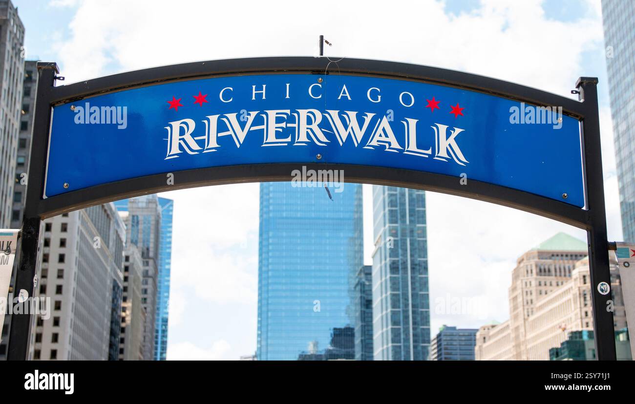Chicago riverwalk sign landscape hi-res stock photography and images ...
