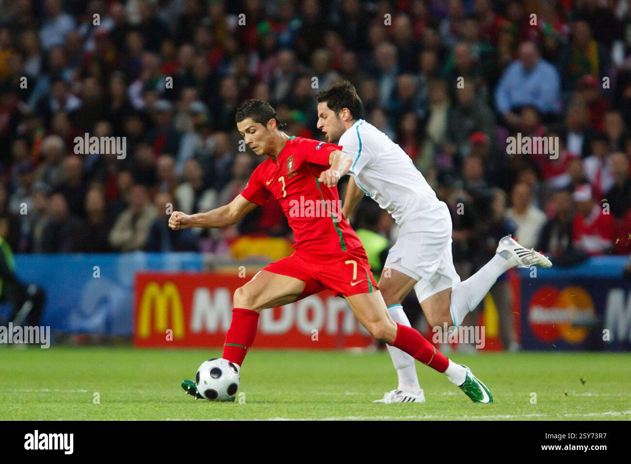 Cristiano ronaldo 2008 hi-res stock photography and images - Alamy