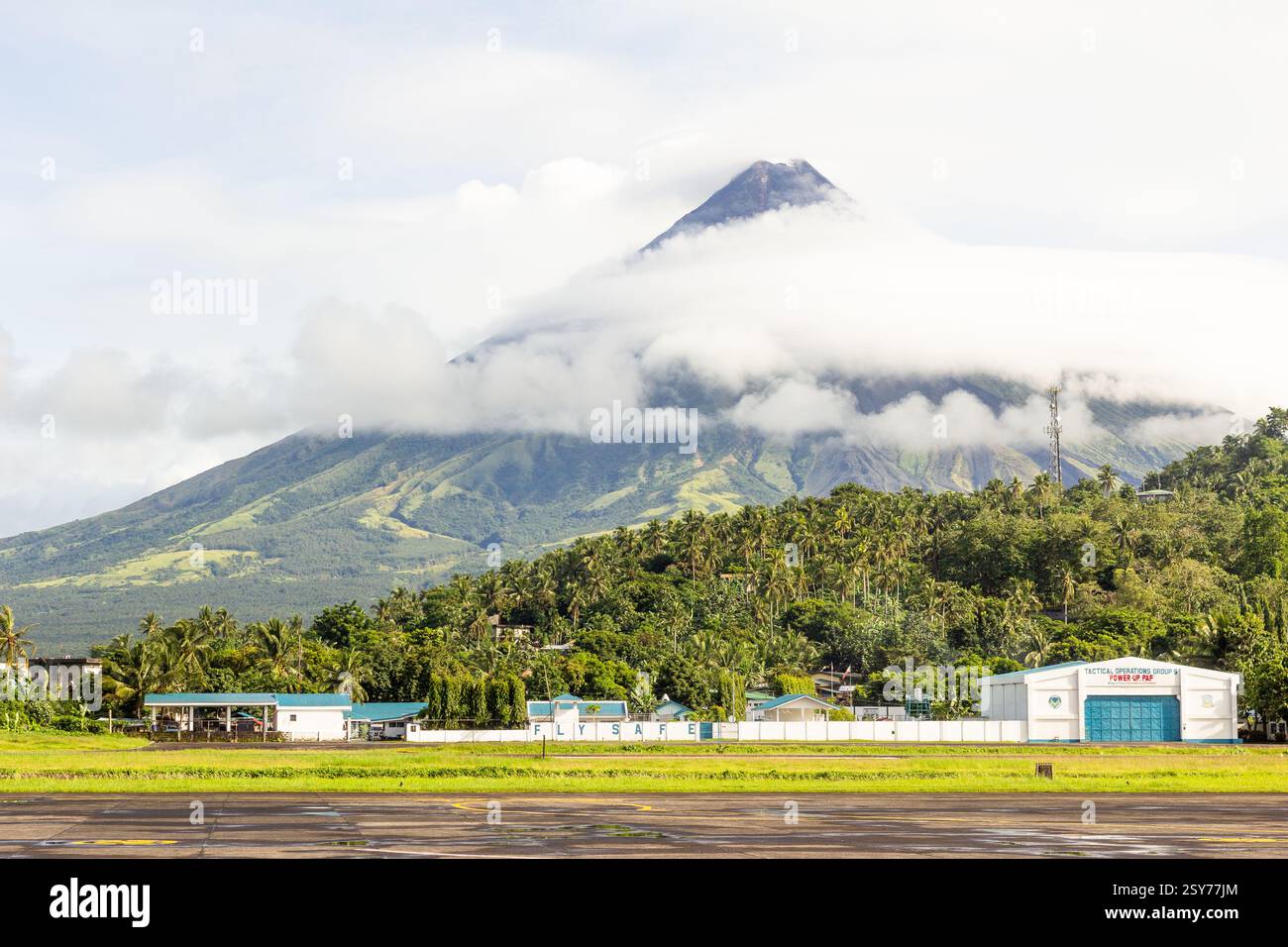 Albay scenery hi-res stock photography and images - Alamy