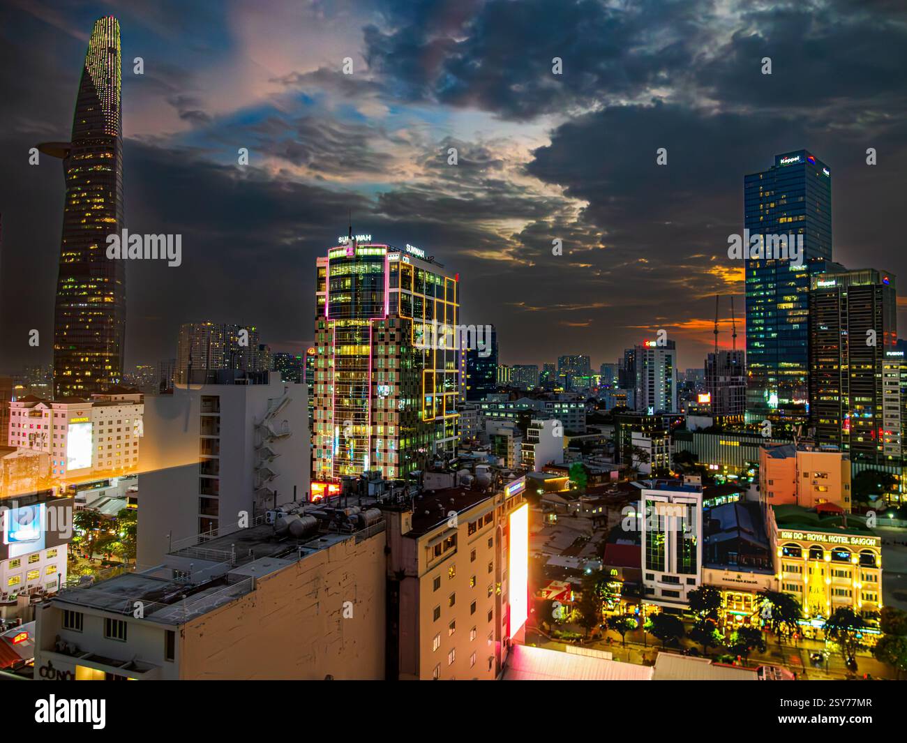 Landmark 81 skyview hi-res stock photography and images - Alamy