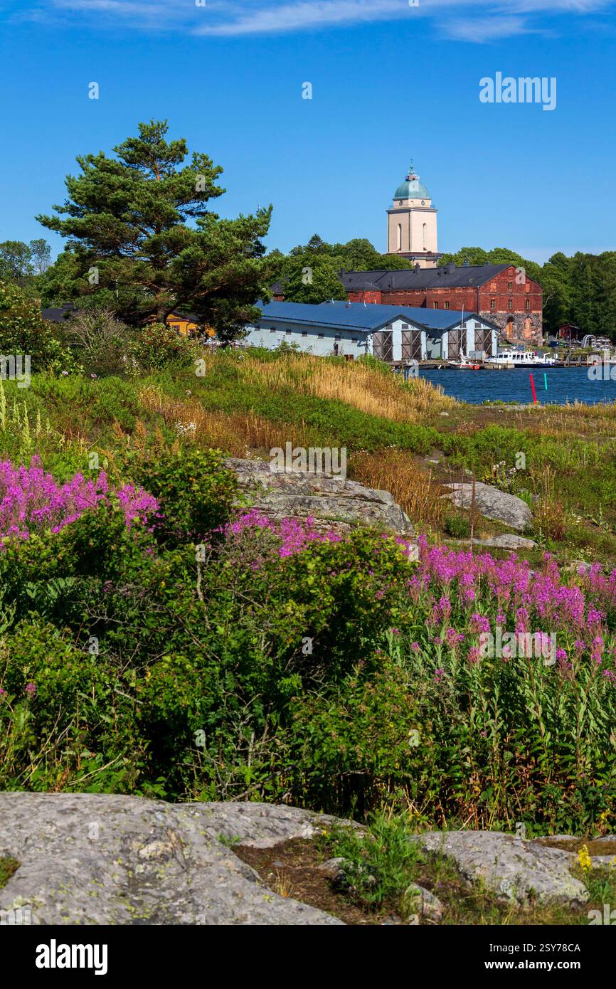 Building on islands of Suomenlinna sea fortress southest form Helsinki ...