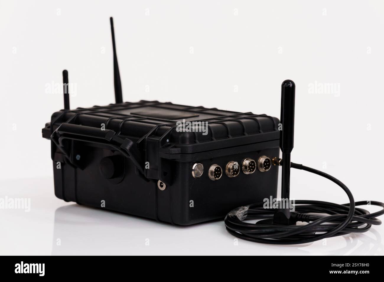 Advanced Portable Electronic Warfare System with Multifunctional ...
