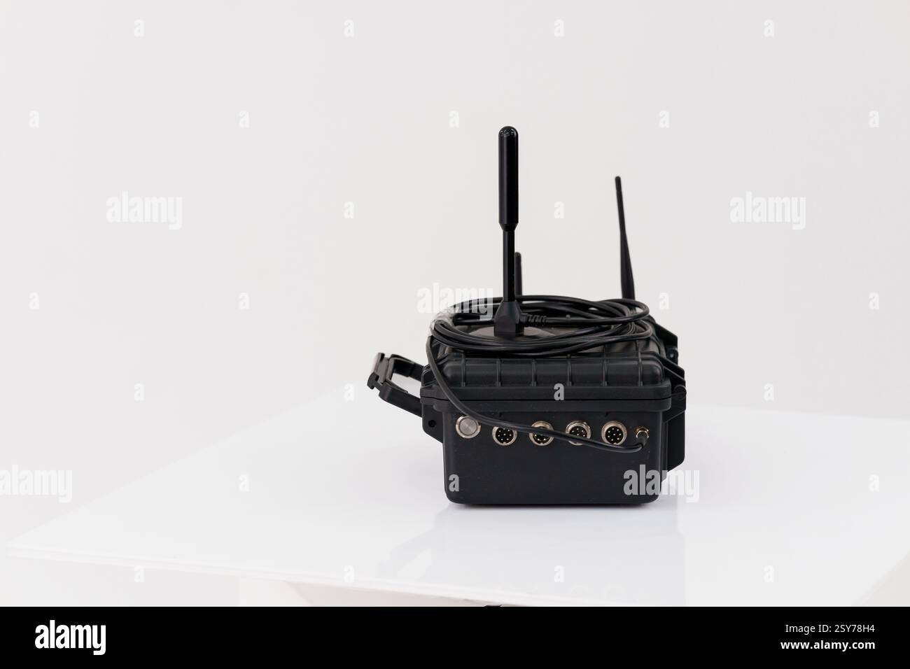 Compact Electronic Warfare Signal Jammer Device with Dual Antennas ...