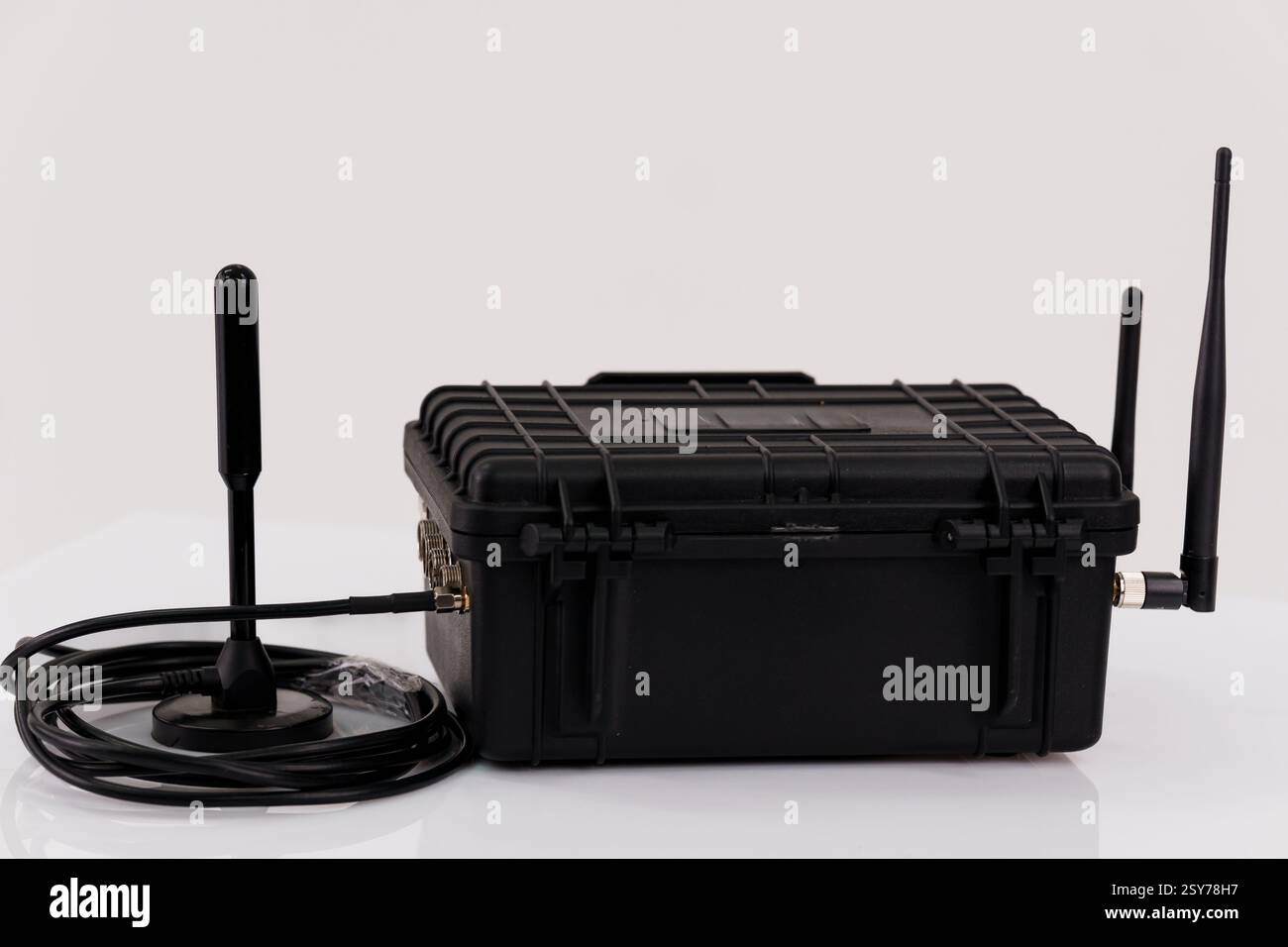 Advanced Portable Electronic Warfare System with Antenna Configuration ...