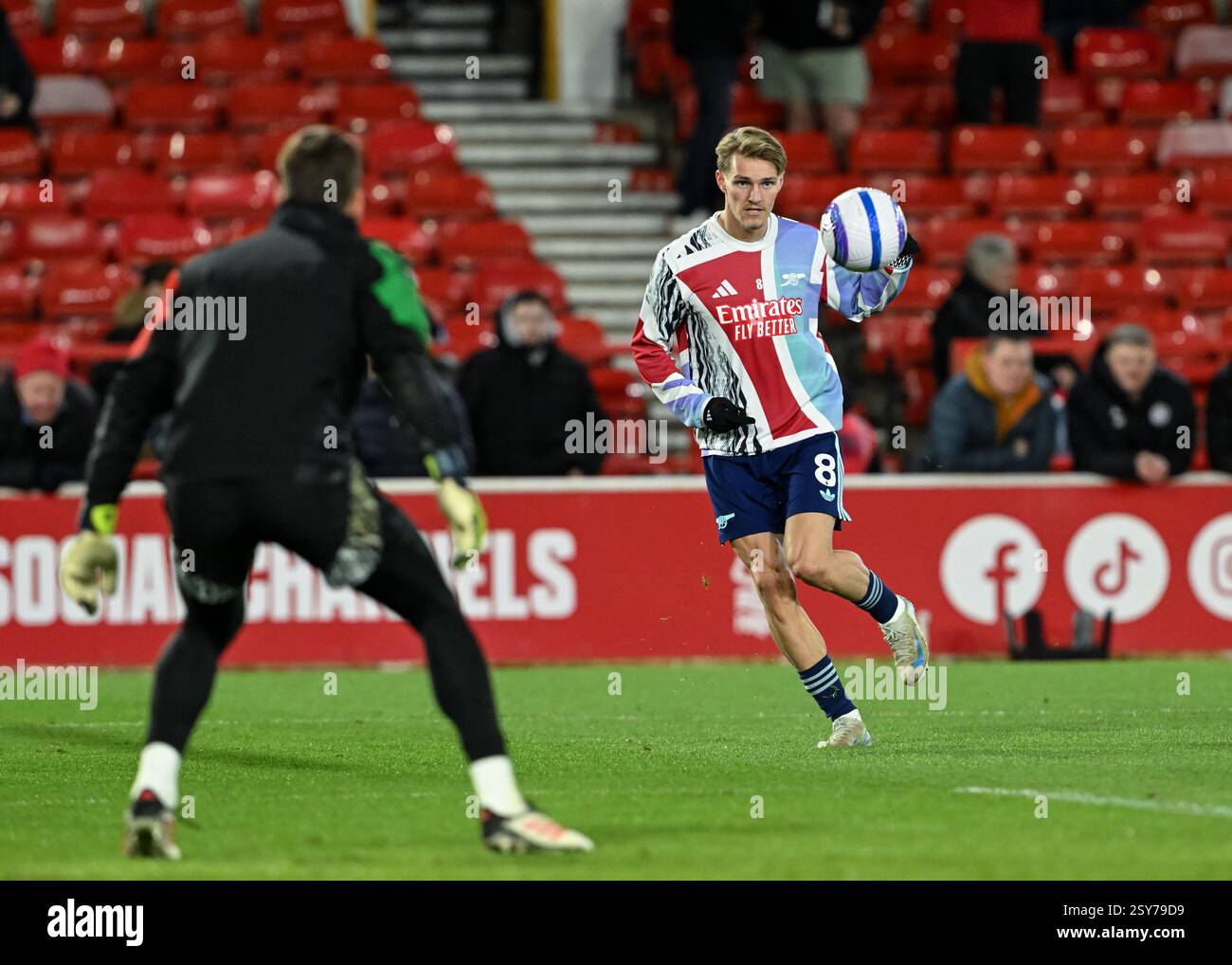 Martin odegaard arsenal 2025 hi-res stock photography and images - Alamy