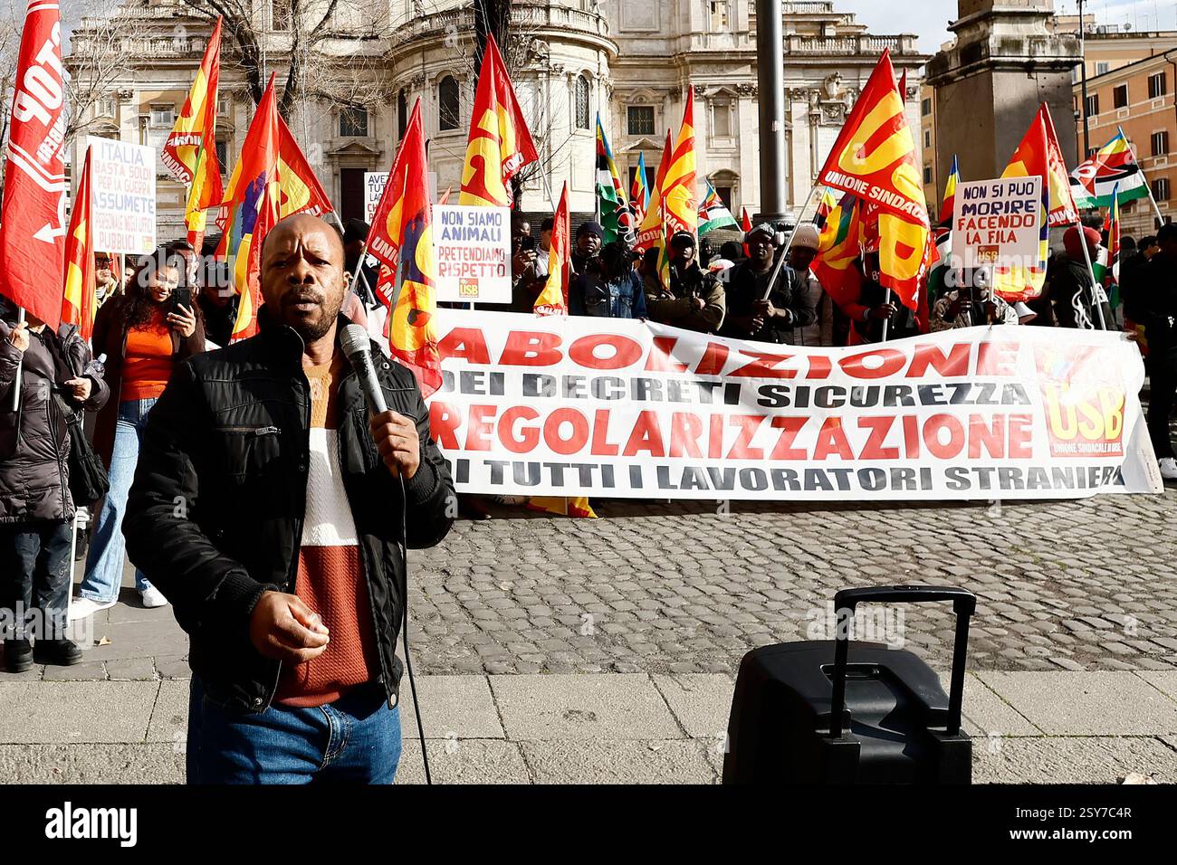 Manifestazione dei lavoratori stranieri indetta da USB in occasione ...