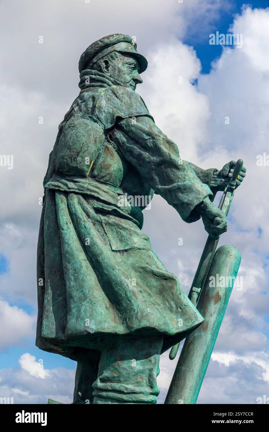 Statue of Richard Evans [1905-2001] a crew member at RNLI Moelfre in ...