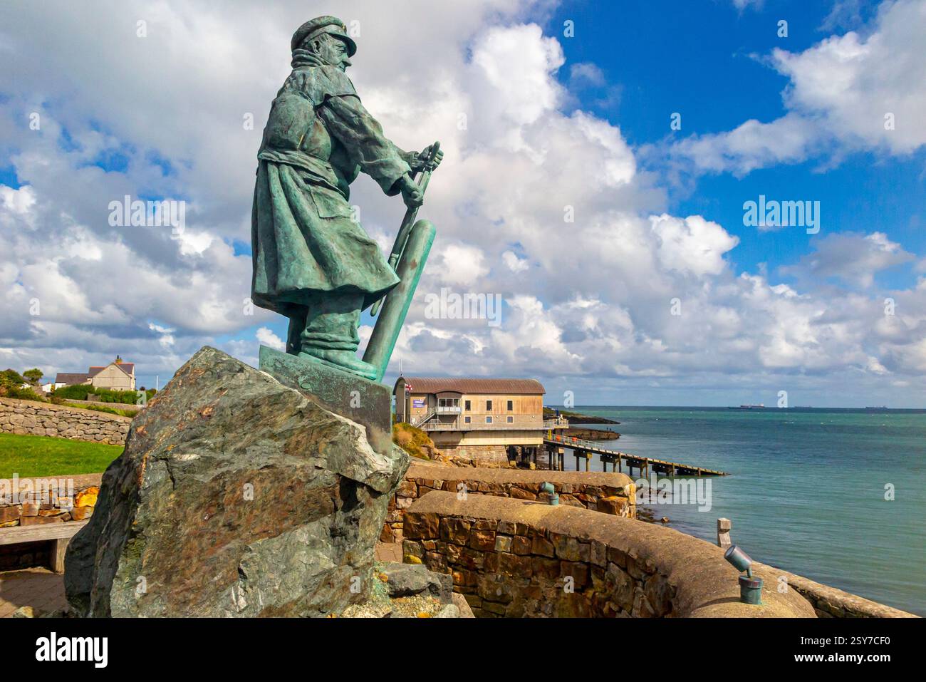 Statue of Richard Evans [1905-2001] a crew member at RNLI Moelfre in ...
