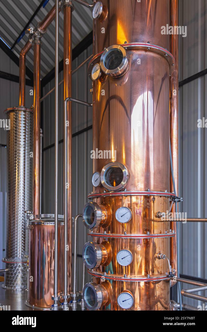 Copper Distillation Column Alcohol Beverage Production Brewery ...