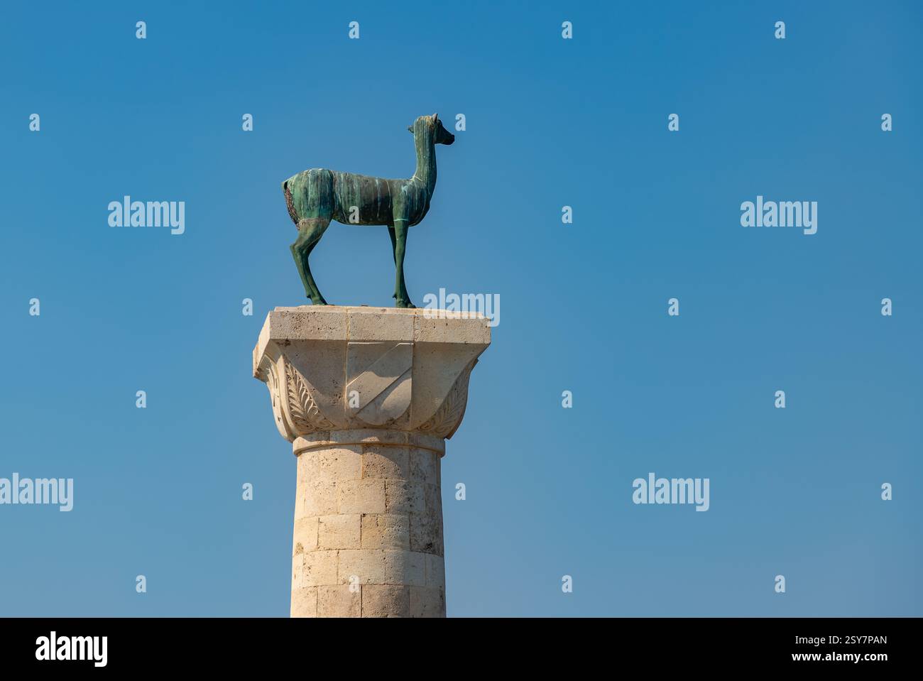 A close-up picture of the Colossus of Rhodes - Doe Statue Stock Photo ...