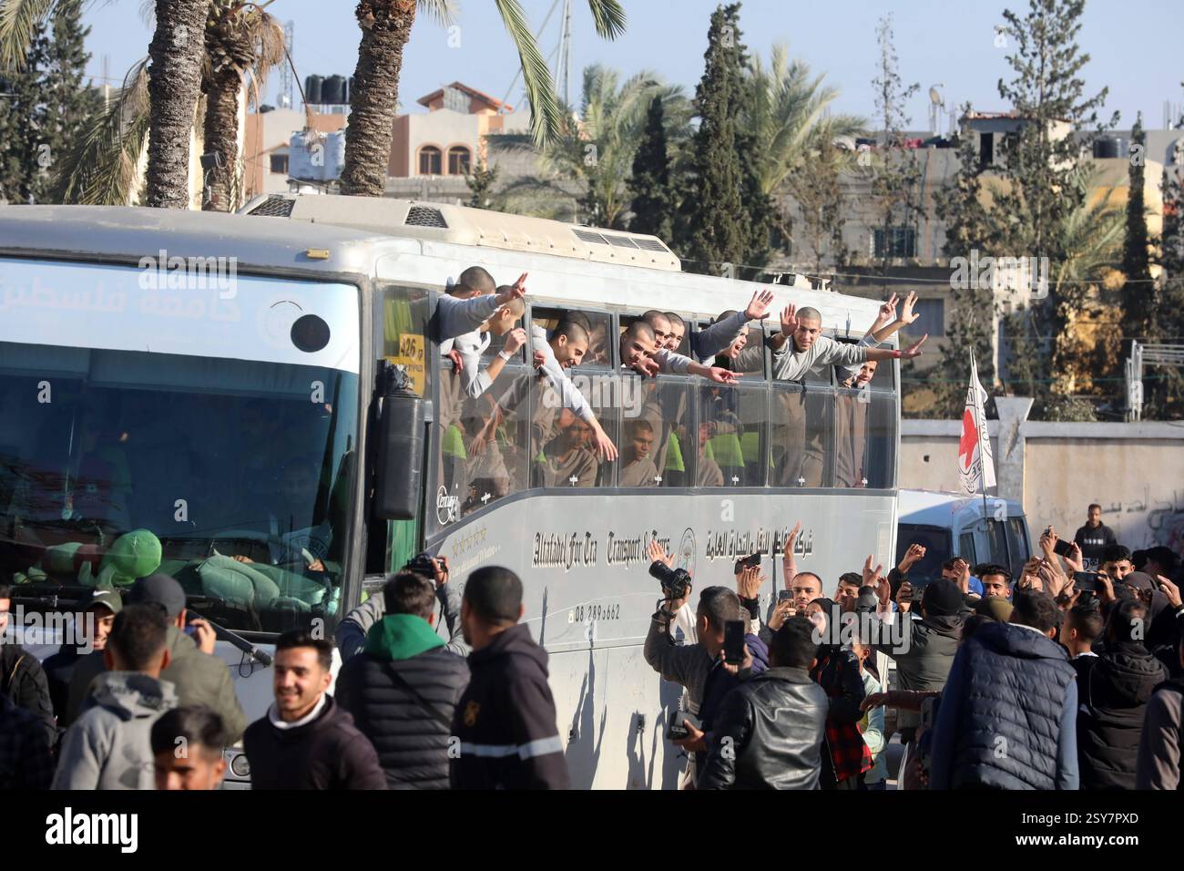 A bus carrying former Palestinian prisoners arrives at the European ...