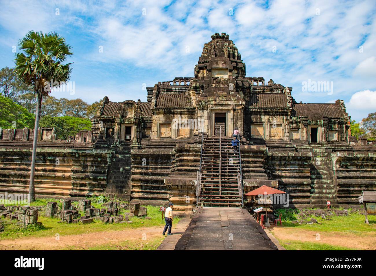 Exploring the Bayon temples at the archaeological sites in Cambodia ...