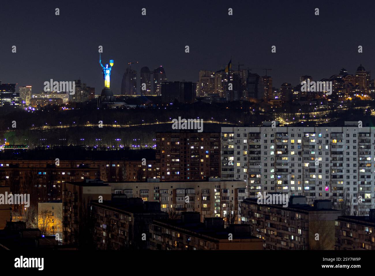 The colours of Ukraine's flag sparkle on the Motherland Monument at ...