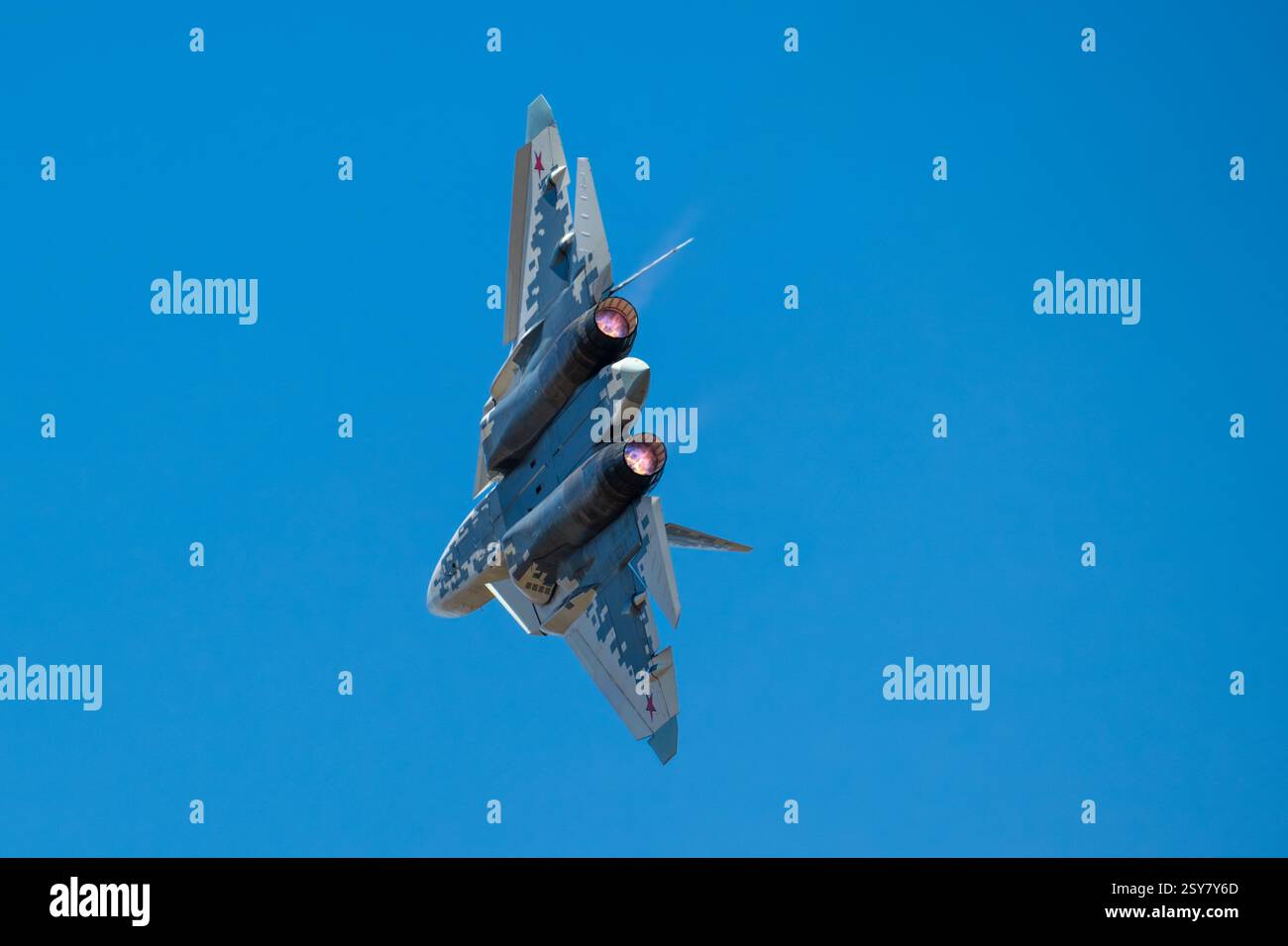 Sukhoi su 57 hi-res stock photography and images - Alamy