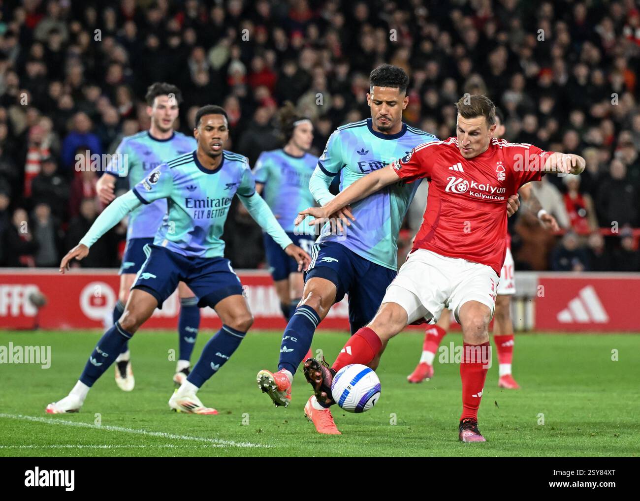 Chris wood nottingham forest 2025 hi-res stock photography and images ...