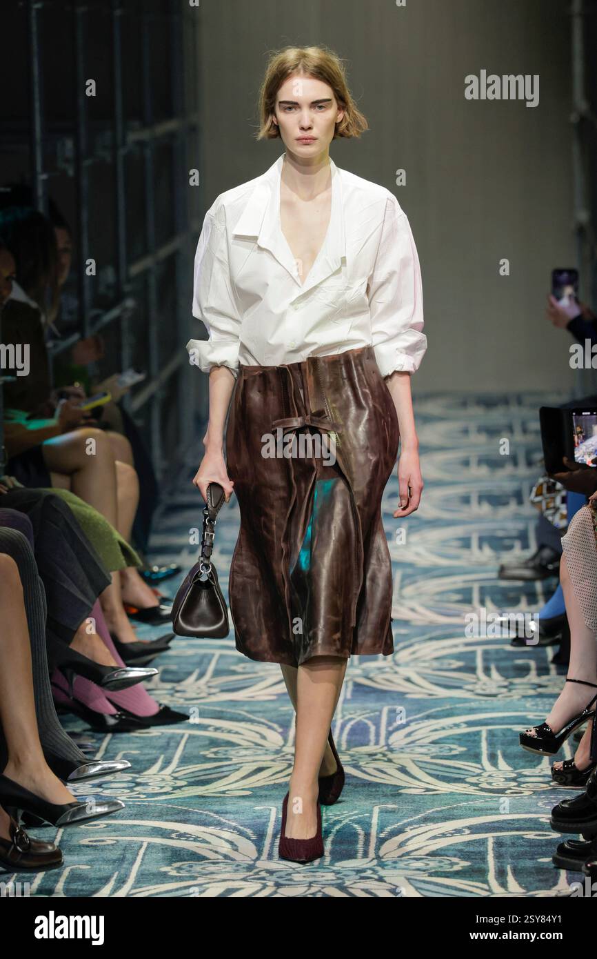 Milan, Italy. 27th Feb, 2025. Model Penelope Ternes walks on the runway ...