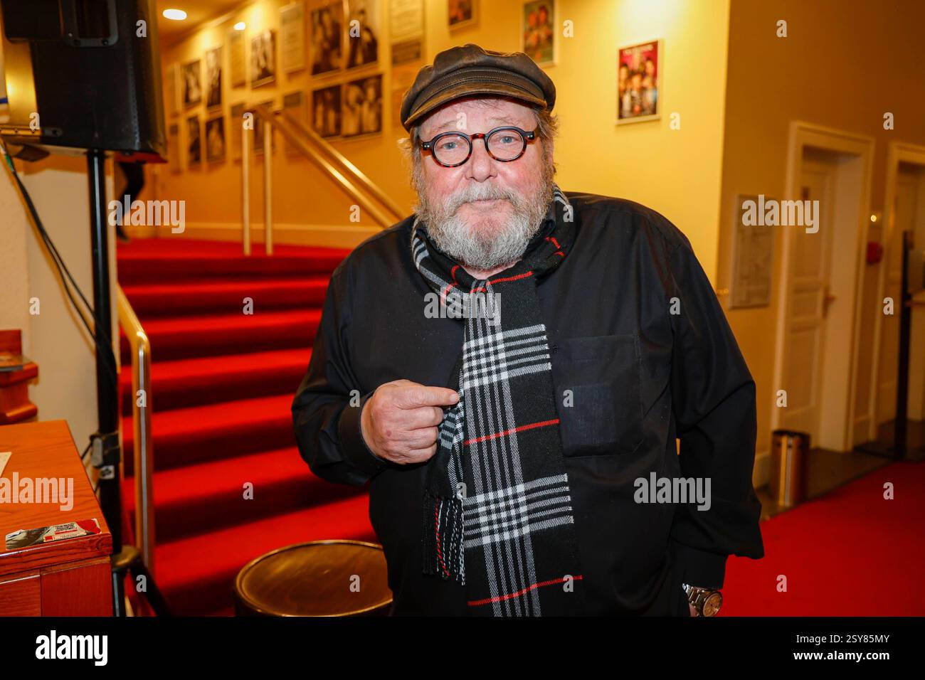 Walter Plathe bei der Premiere Oma Trick und 90ster Geburtstag von ...