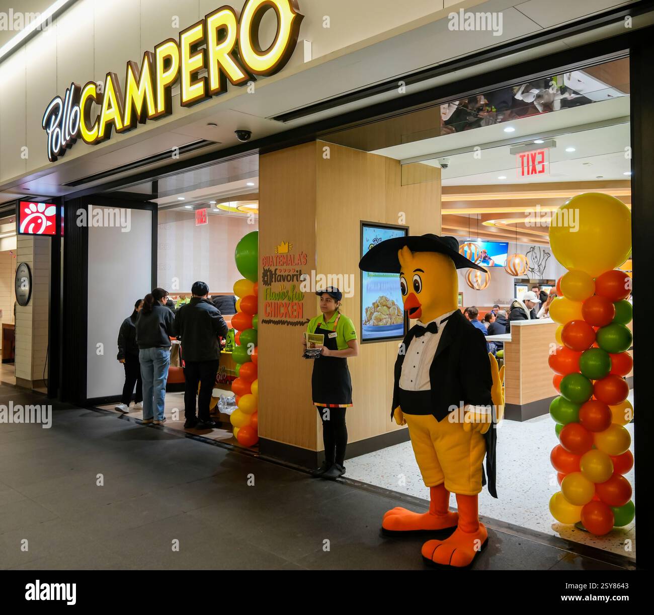 Grand opening of the Guatemalan fried chicken chain, Pollo Campero in ...
