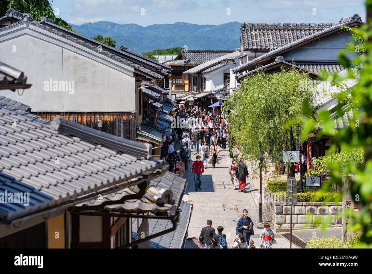Kyoto, Japan - 05.09.2024: Tourist crowds walking on Ninenzaka and ...
