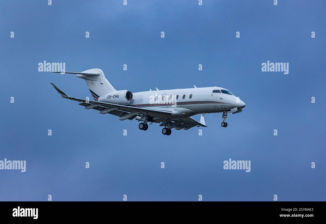Zurich, Switzerland, 17th Nov 2024: A Bombardier Chalenger 350 from ...
