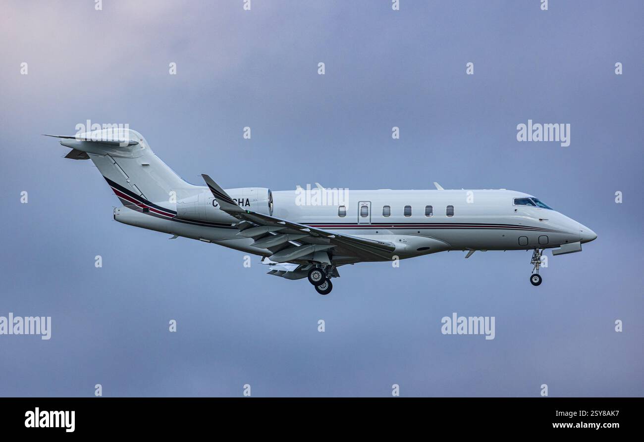 Zurich, Switzerland, 17th Nov 2024: A Bombardier Chalenger 350 from ...