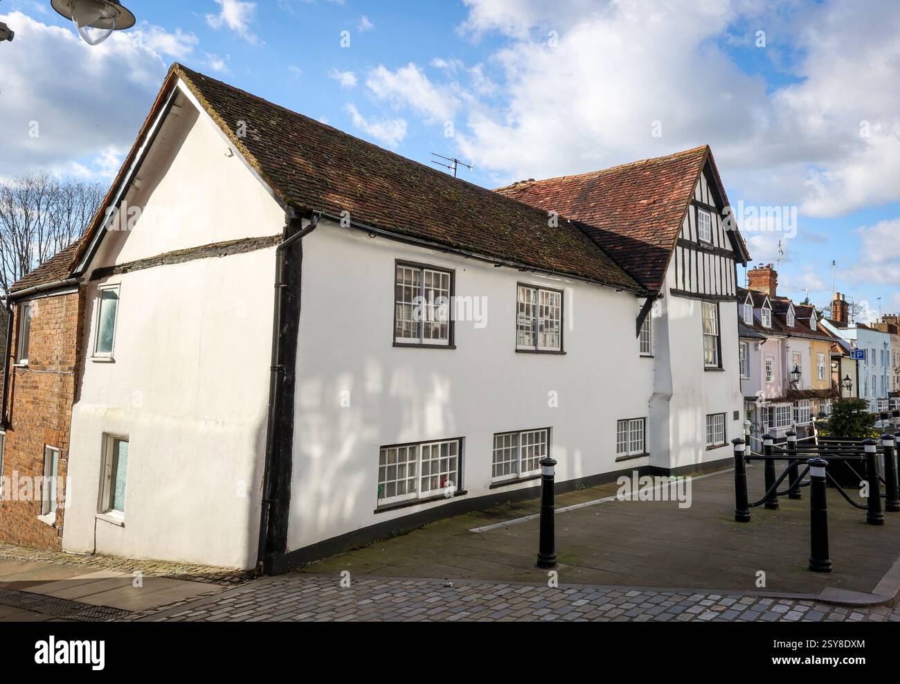 16th Century Townend House in The Historic High Street , Hemel ...