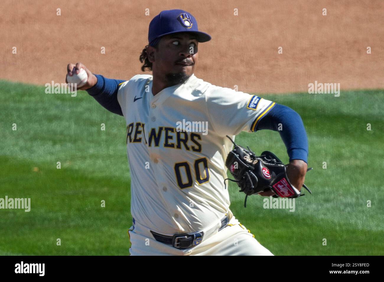 Milwaukee Brewers pitcher Carlos Rodriguez (00) during a spring ...