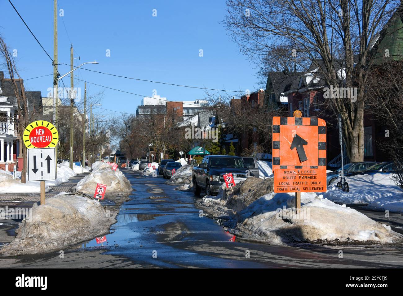 Canadian neighbourhood snow hi-res stock photography and images - Alamy